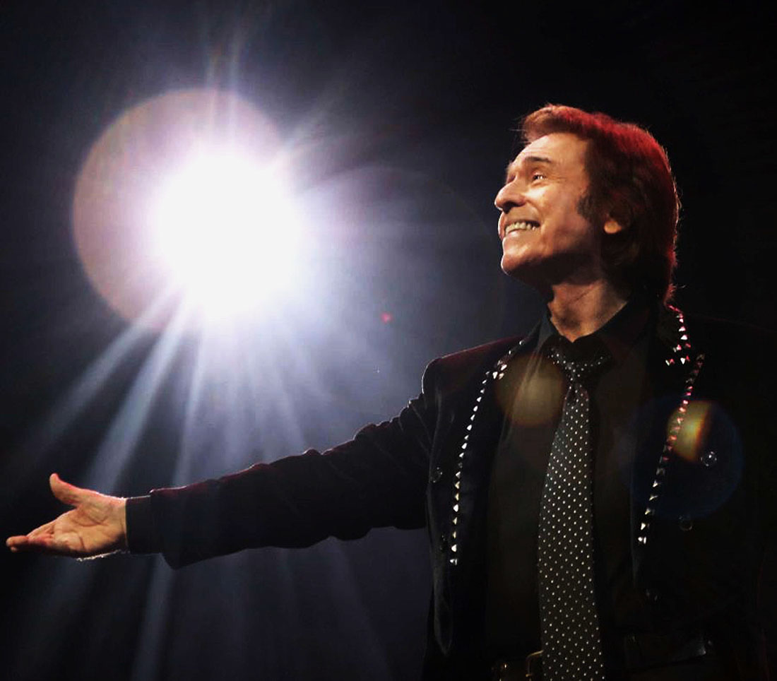 'RAPHAEL 6.0': 60 AÑOS SOBRE LOS ESCENARIOS | Raphael triunfa en ...